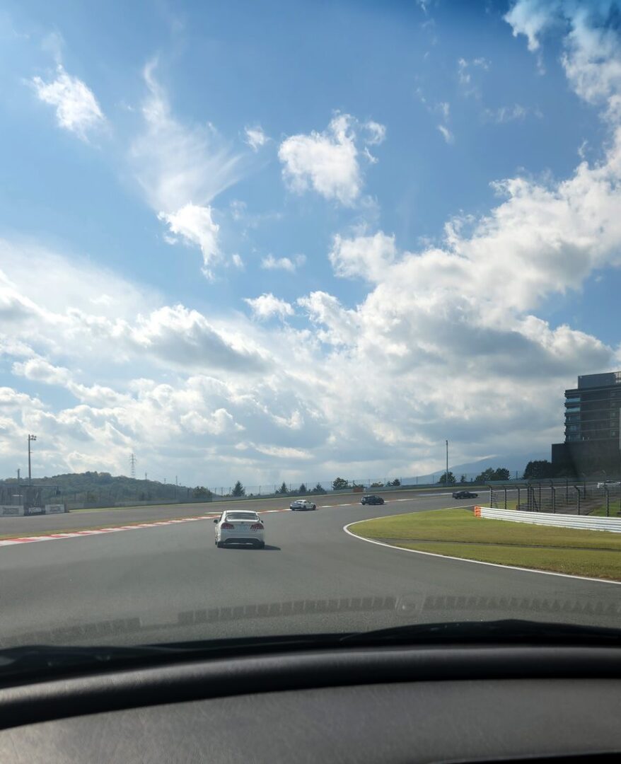 富士スピードウェイ社員旅行＆サーキット走行研修！ - GT SPACE｜陸運局認証工場 中古GTカー 茨城
